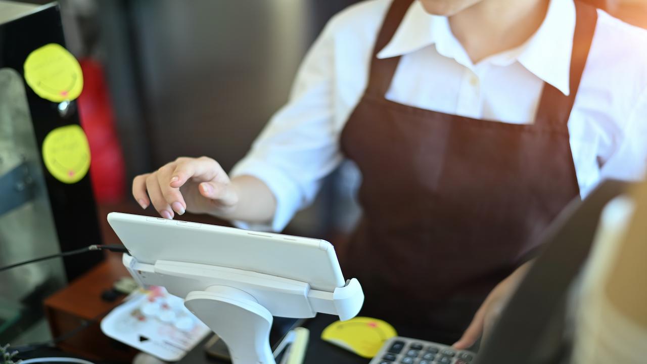 11 Best F&B Technology Trends for Business Owners to Utilise - StaffAny